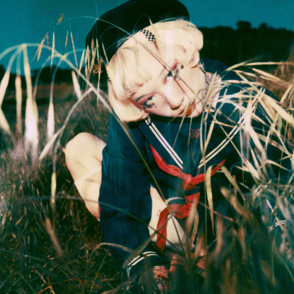 ドリーミーな音世界と過激なビジュアル表現で話題沸騰！yeule（ユール）待望のデビュー・アルバム『Serotonin II』が本日デジタル先行 ...